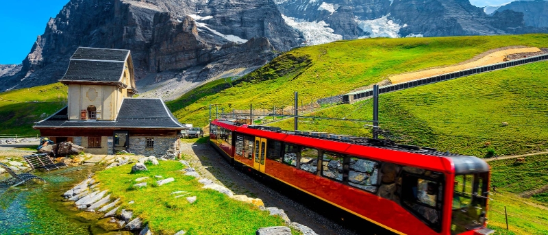 Scenic Cities & Alpine Charm | Tours | Air Canada Vacations